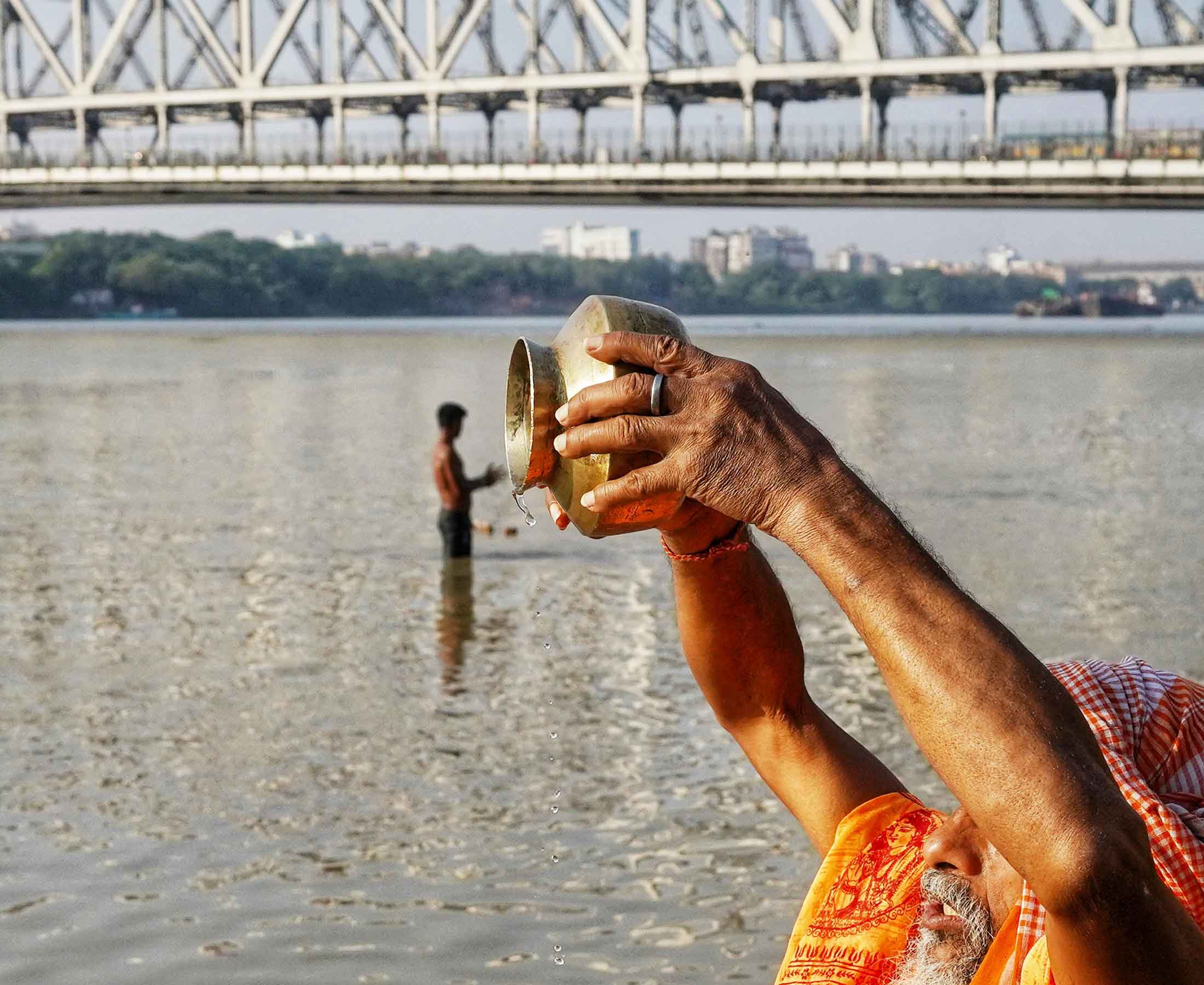 Dive into the Sacred Waters of the Ganga – FRONTIERS BEYOND TOURS PVT LTD